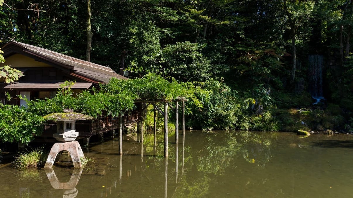 Kenrokuen Garden: A Detailed Guide to Its History and Features