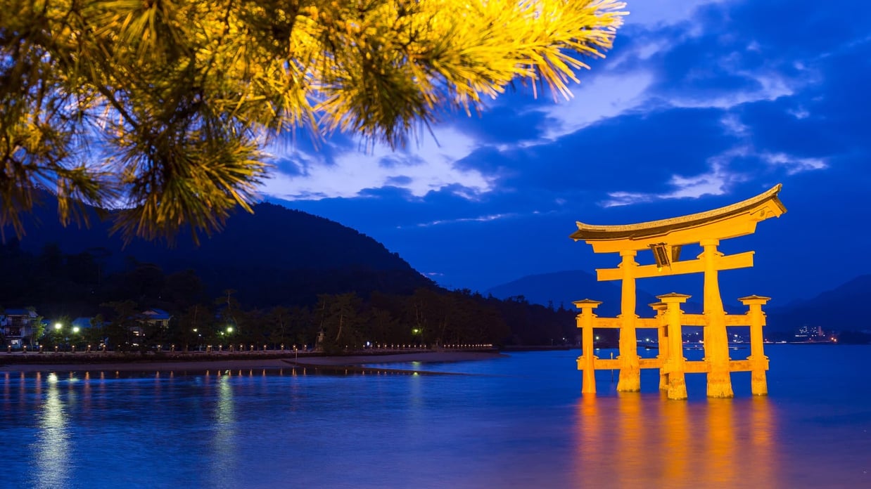Itsukushima Shrine: Detailed Explanation of Its History and Overview