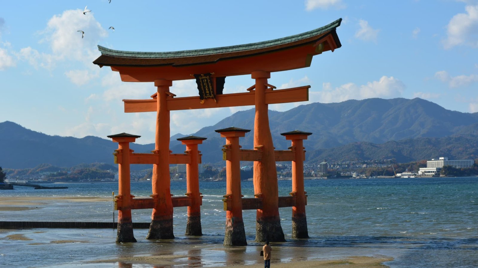 Itsukushima Shrine: Detailed Explanation of Its History and Overview