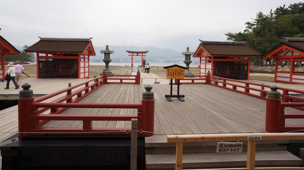 Itsukushima Shrine: Detailed Explanation of Its History and Overview